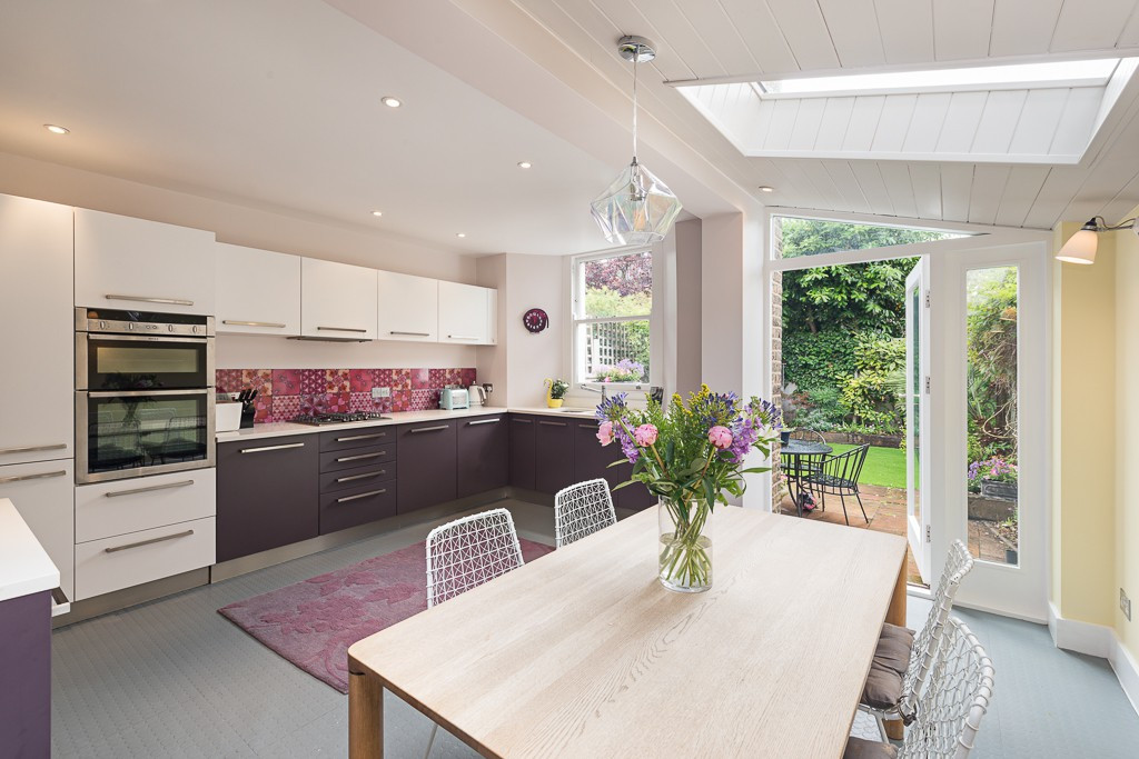 5 bed student house to rent on Glengall Road, London, NW67HG | StuRents