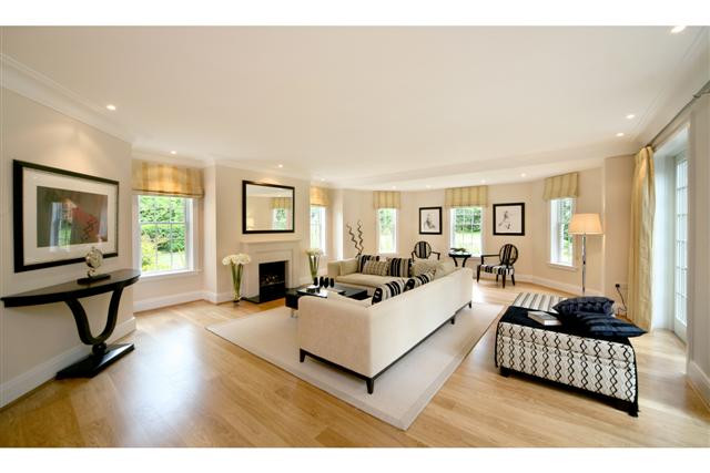 8 bed student house to rent on Titlarks Hill, Sunningdale, SL50JD ...
