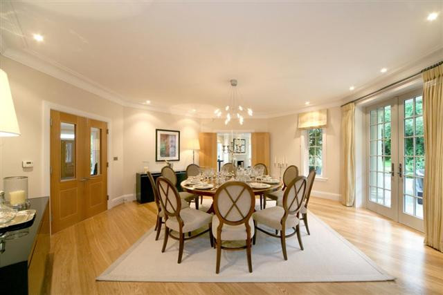 8 bed student house to rent on Titlarks Hill, Sunningdale, SL50JD ...