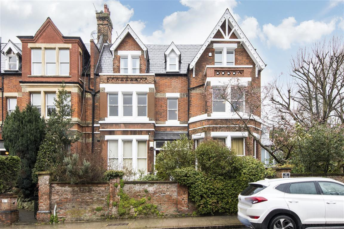3 bed student house to rent on Netherhall Gardens, London, NW35RE ...
