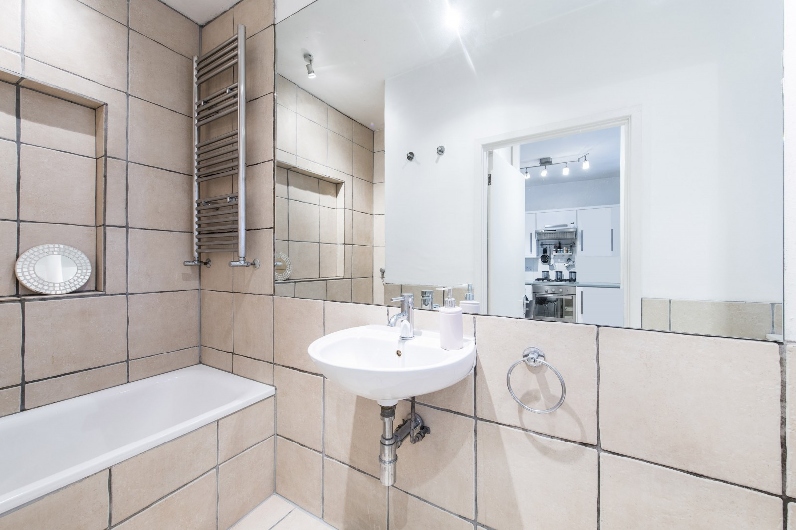 1 bed student house to rent on Tothill House, London, SW1P4DG | StuRents