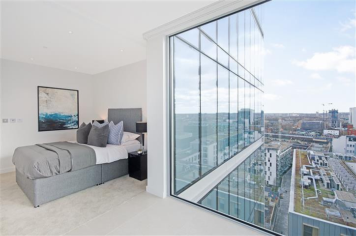 3 bed student house to rent on Satin House, London, E18PW | StuRents