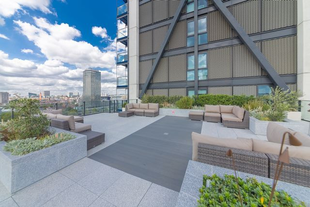 2 bed student house to rent on Merano Residences, London, SE1 7GS ...