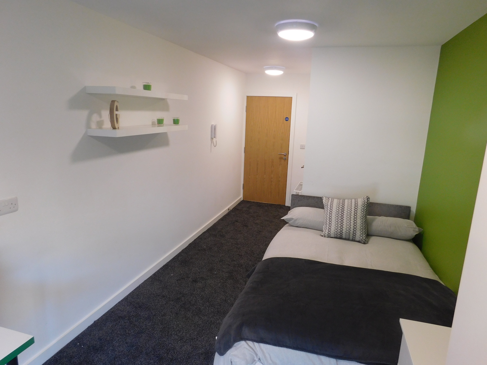 Ensuite Rooms student 6 bed flat to rent on Lower Gill Street ...