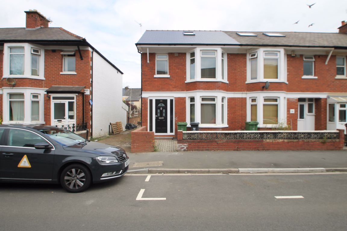 8 bed student house to rent on Maindy Road, Cardiff, CF24 4HQ | StuRents