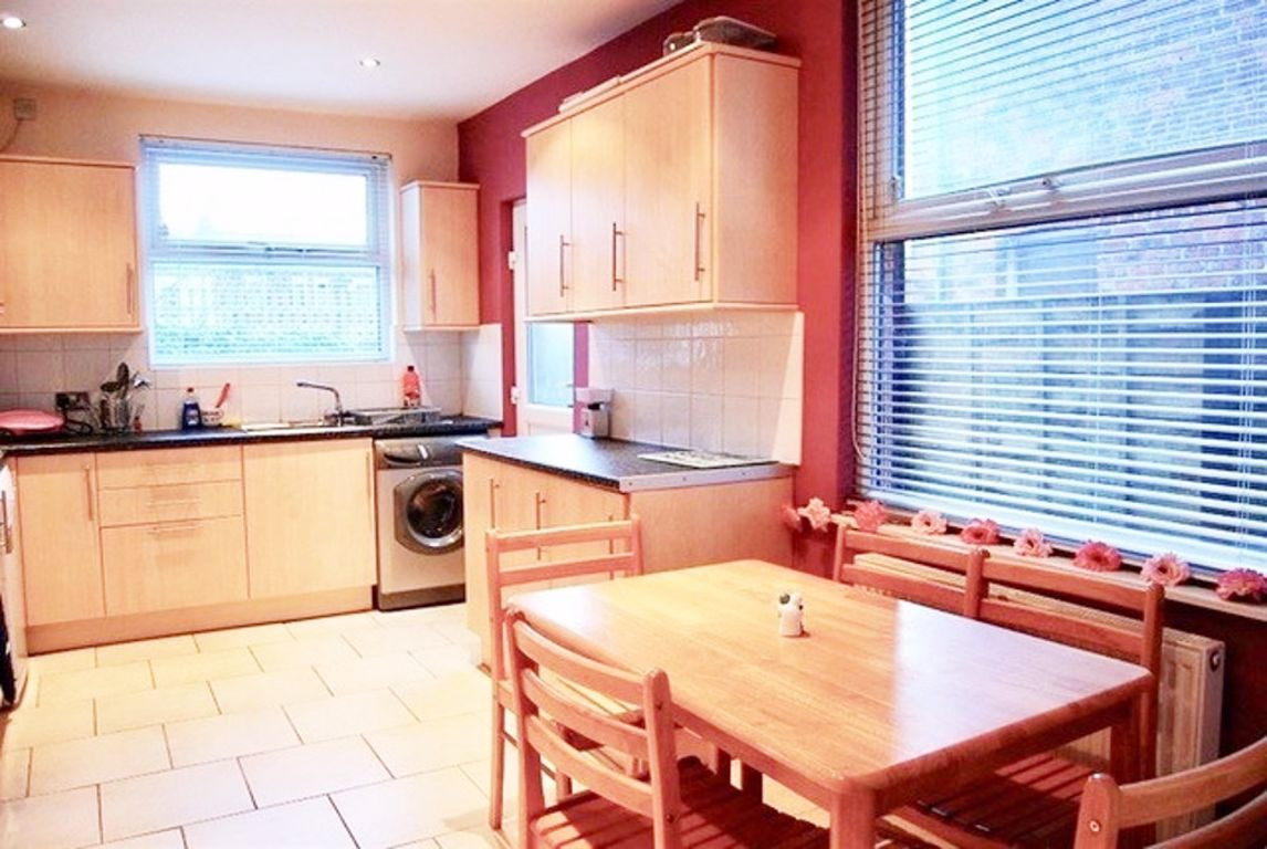 5 bed student house to rent on Whitby Road, Manchester, M14 6QH | StuRents