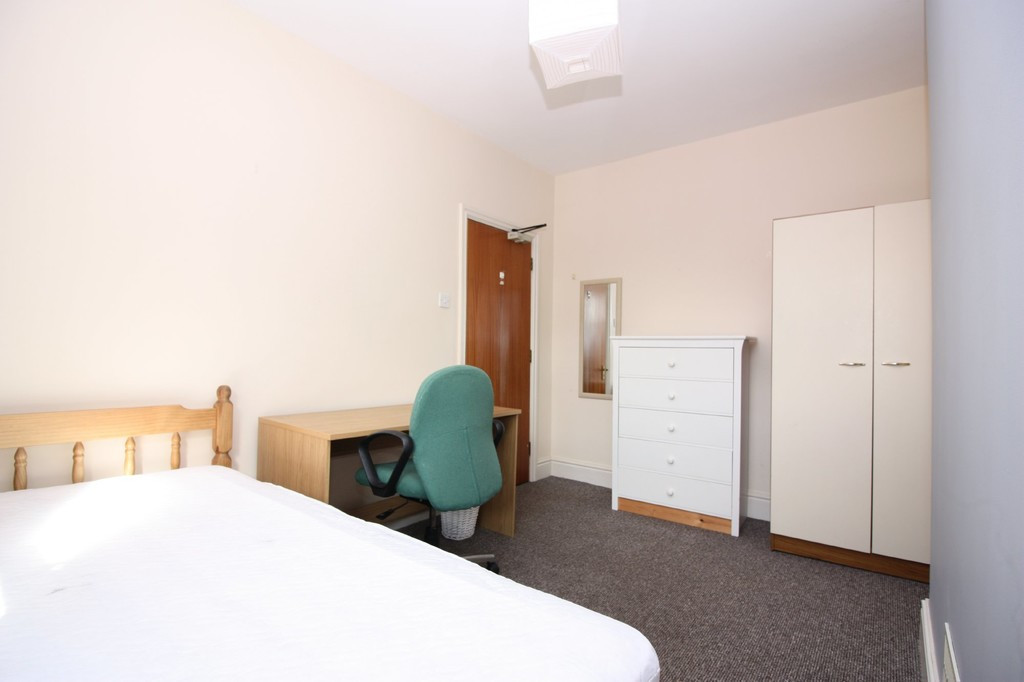6 bed student house to rent on Howell Road, Exeter, EX4 4LZ | StuRents