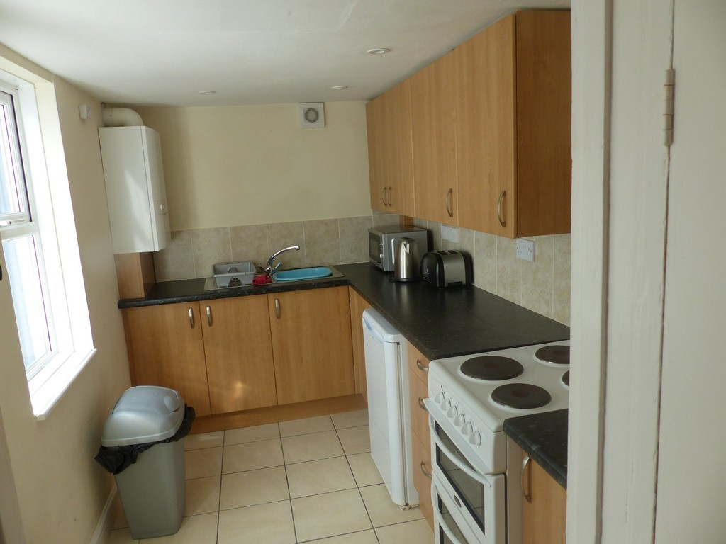 3 bed student house to rent on Hoopern Street, Exeter, EX4 4LU | StuRents