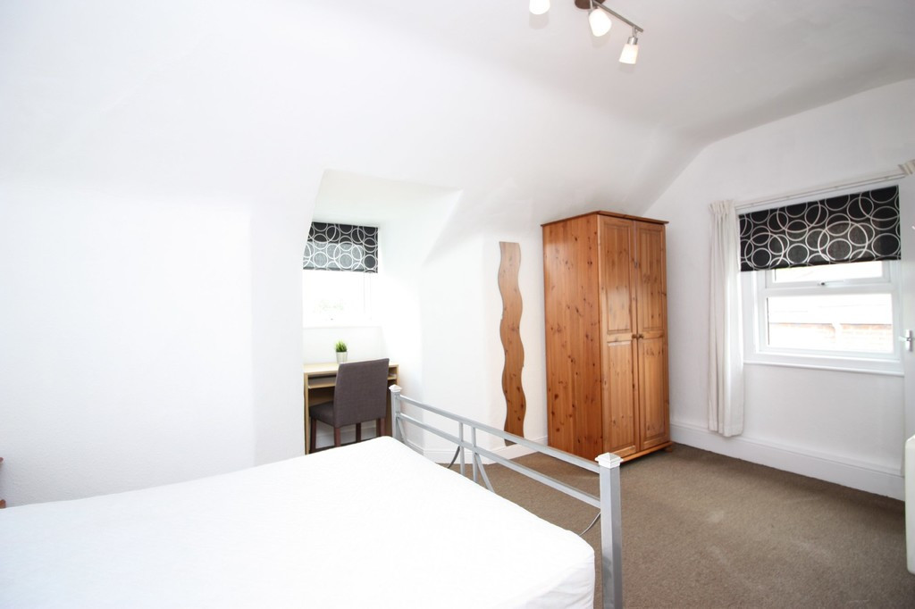 4 bed student house to rent on Howell Road, Exeter, EX4 4HA | StuRents