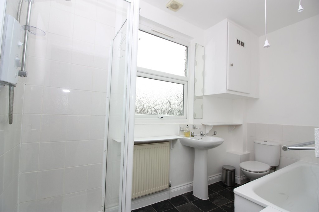 4 bed student house to rent on Howell Road, Exeter, EX4 4HA | StuRents