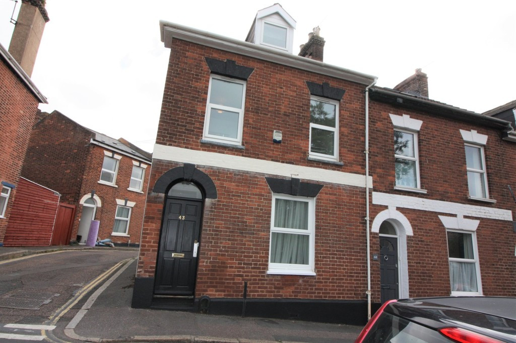 4 bed student house to rent on Howell Road, Exeter, EX4 4HA | StuRents