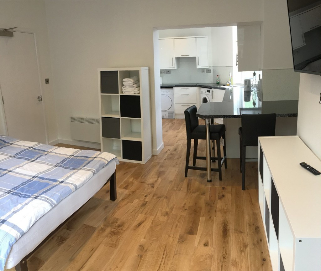 Student studio flat to rent on Glasshouse Street, Nottingham, NG1 3LW ...
