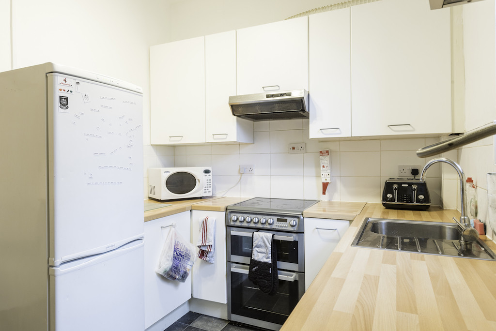 3 bed student house to rent on Robin Hood Street, Nottingham, NG3 1GF ...