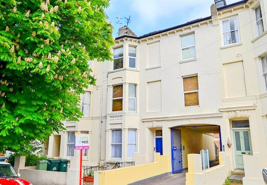 3 bed student house to rent on Ditchling Rise, Brighton, BN1 4QL | StuRents