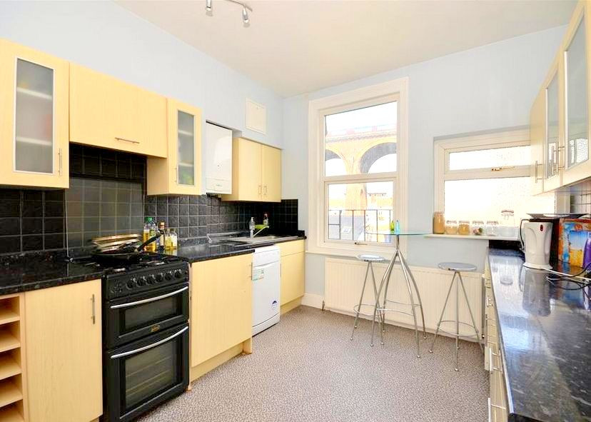 3 bed student house to rent on Ditchling Rise, Brighton, BN1 4QL | StuRents