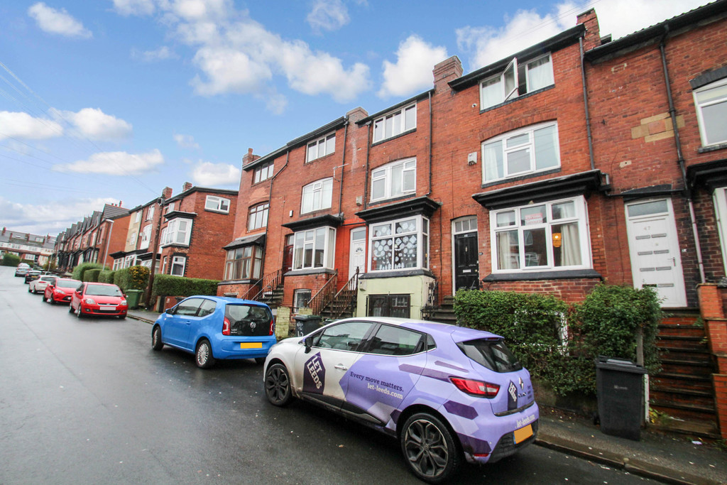 8 bed student house to rent on Manor Drive, Leeds, LS6 1DD | StuRents