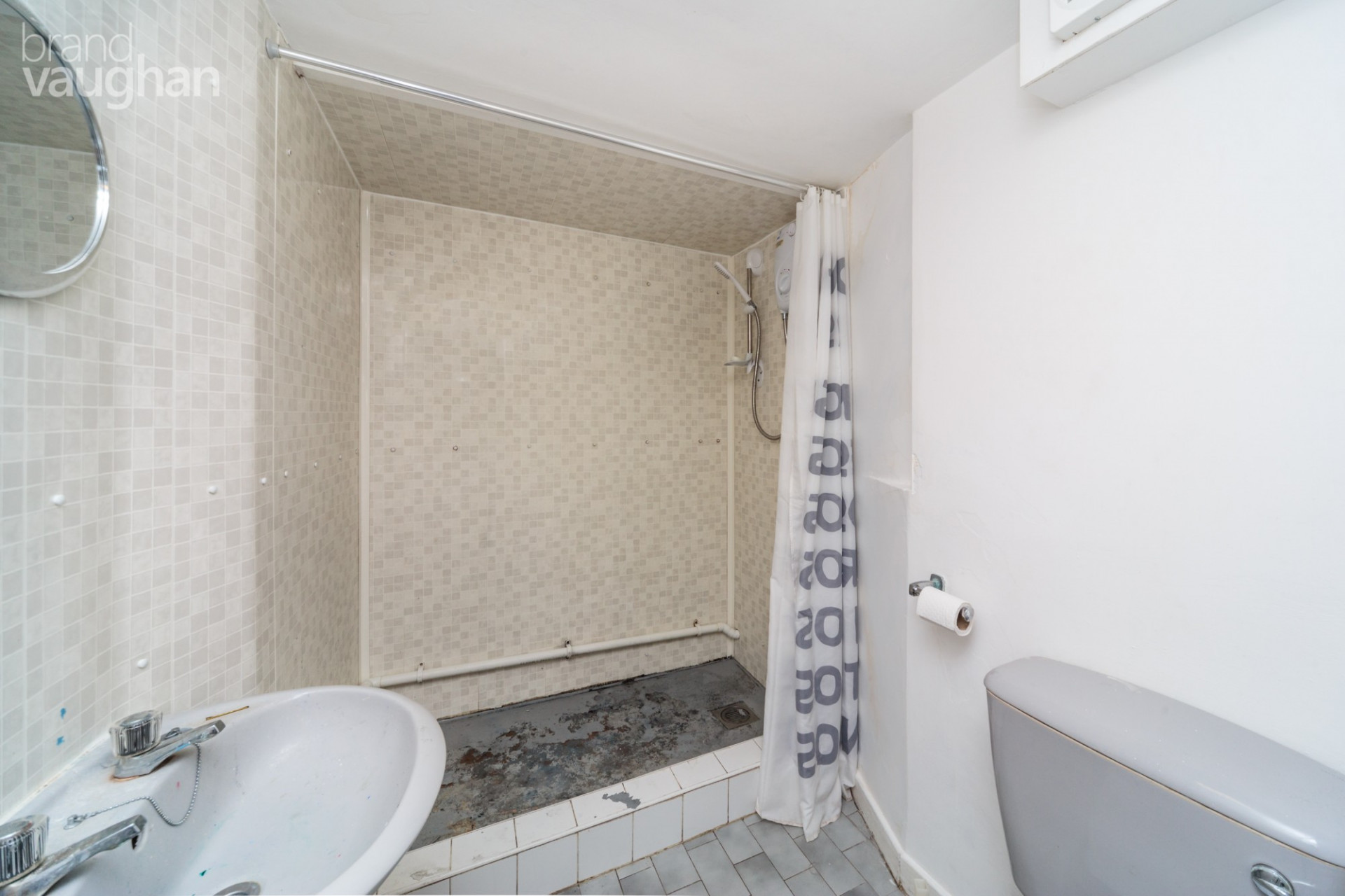 7 bed student house to rent on Russell Square, Brighton, BN1 2EE | StuRents