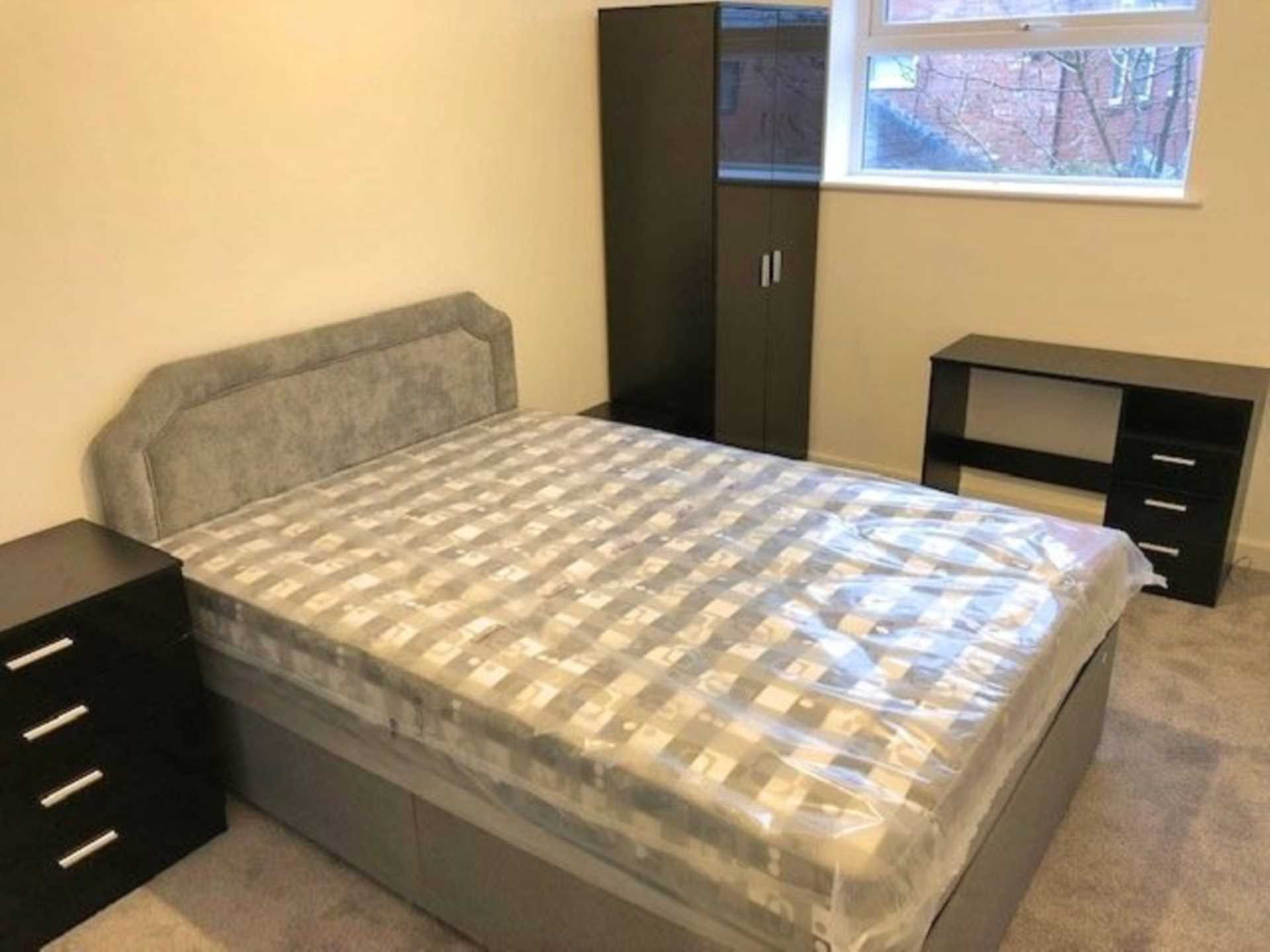 7 bed student house to rent on Langworthy Road, Salford, M6 5PP | StuRents