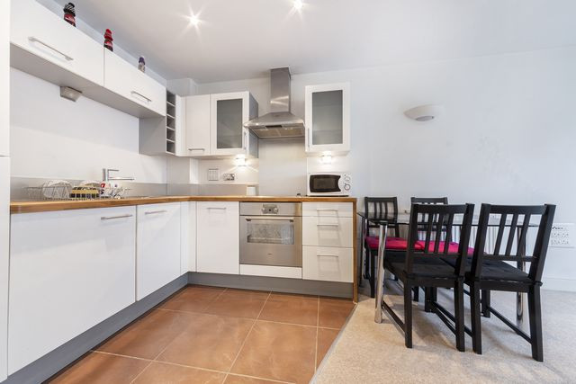 1 bed student house to rent on Adriatic Apartments, London, E16 1BS ...