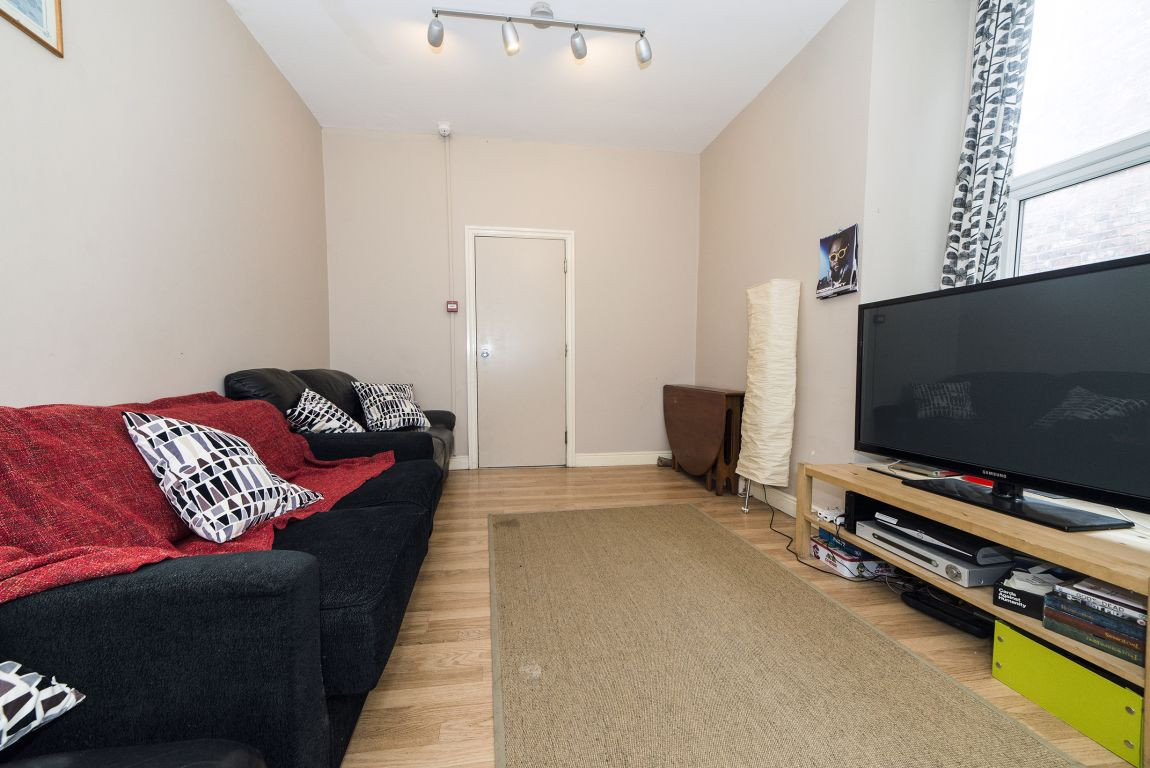 7 bed student house to rent on Denmark Road, Manchester, M15 6FG | StuRents