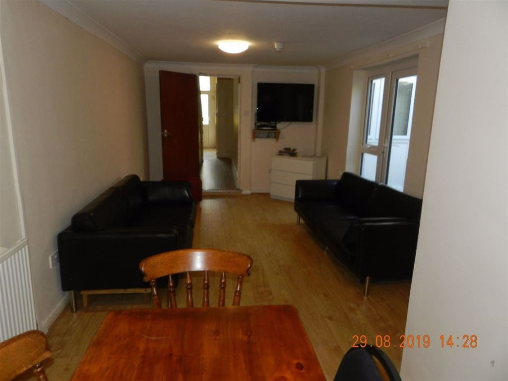 7 bed student house to rent on Gordon Road, Cardiff, CF24 3AL | StuRents