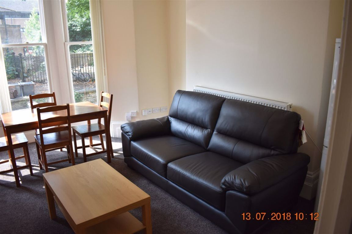 2 bed student house to rent on The Walk, Cardiff, CF24 3AF | StuRents