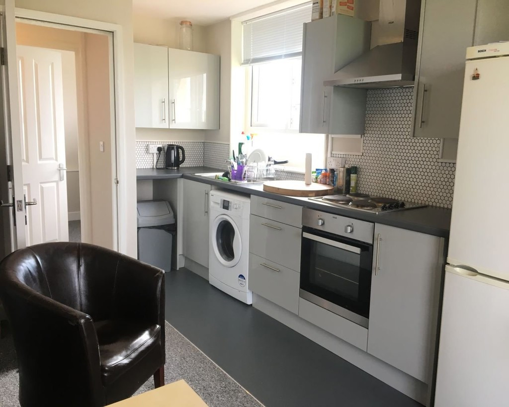 3 bed student house to rent on Albourne Close, Brighton, BN2 5FW | StuRents