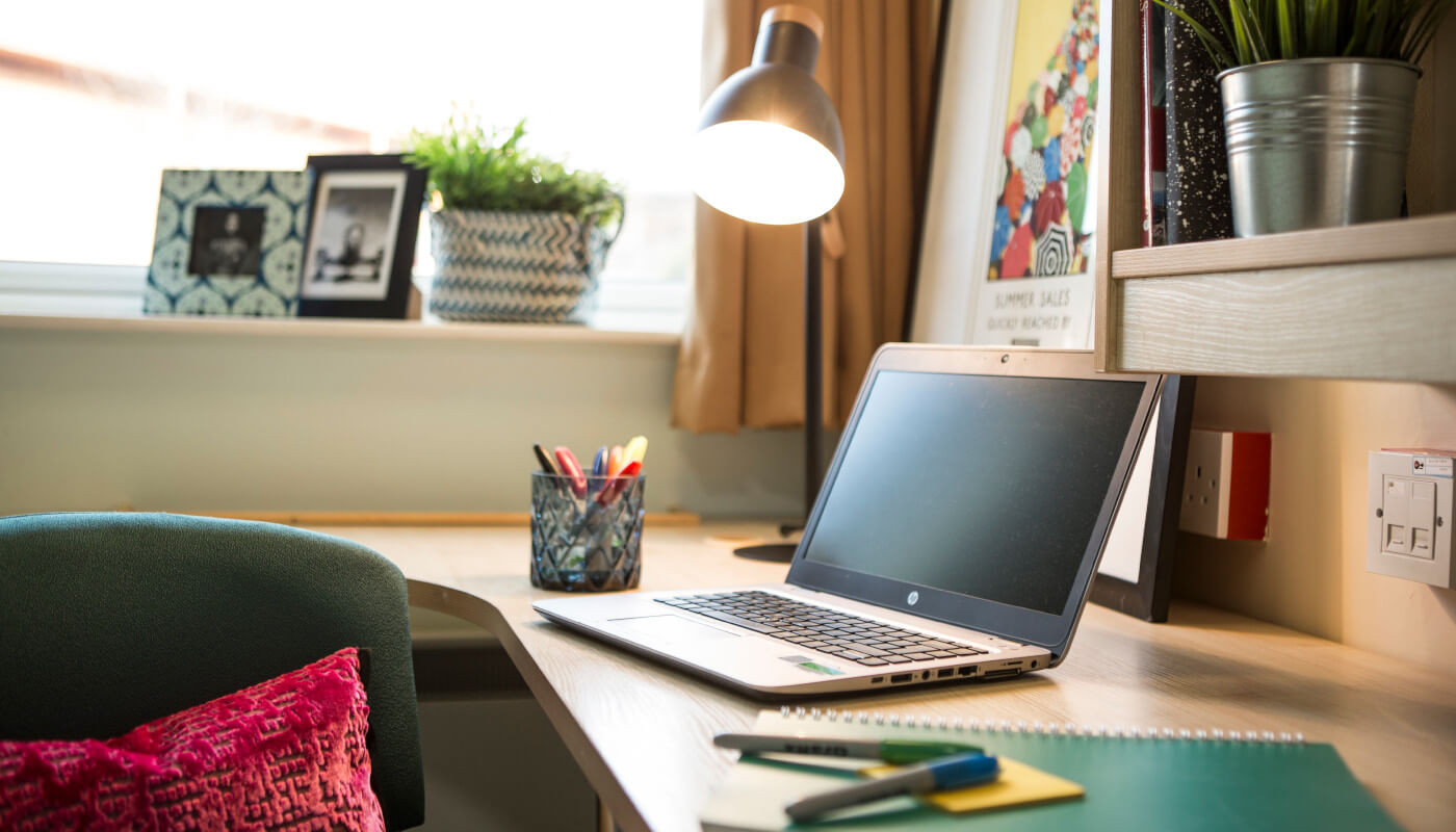 Standard Room student 7 bed flat to rent on College Road, Loughborough ...