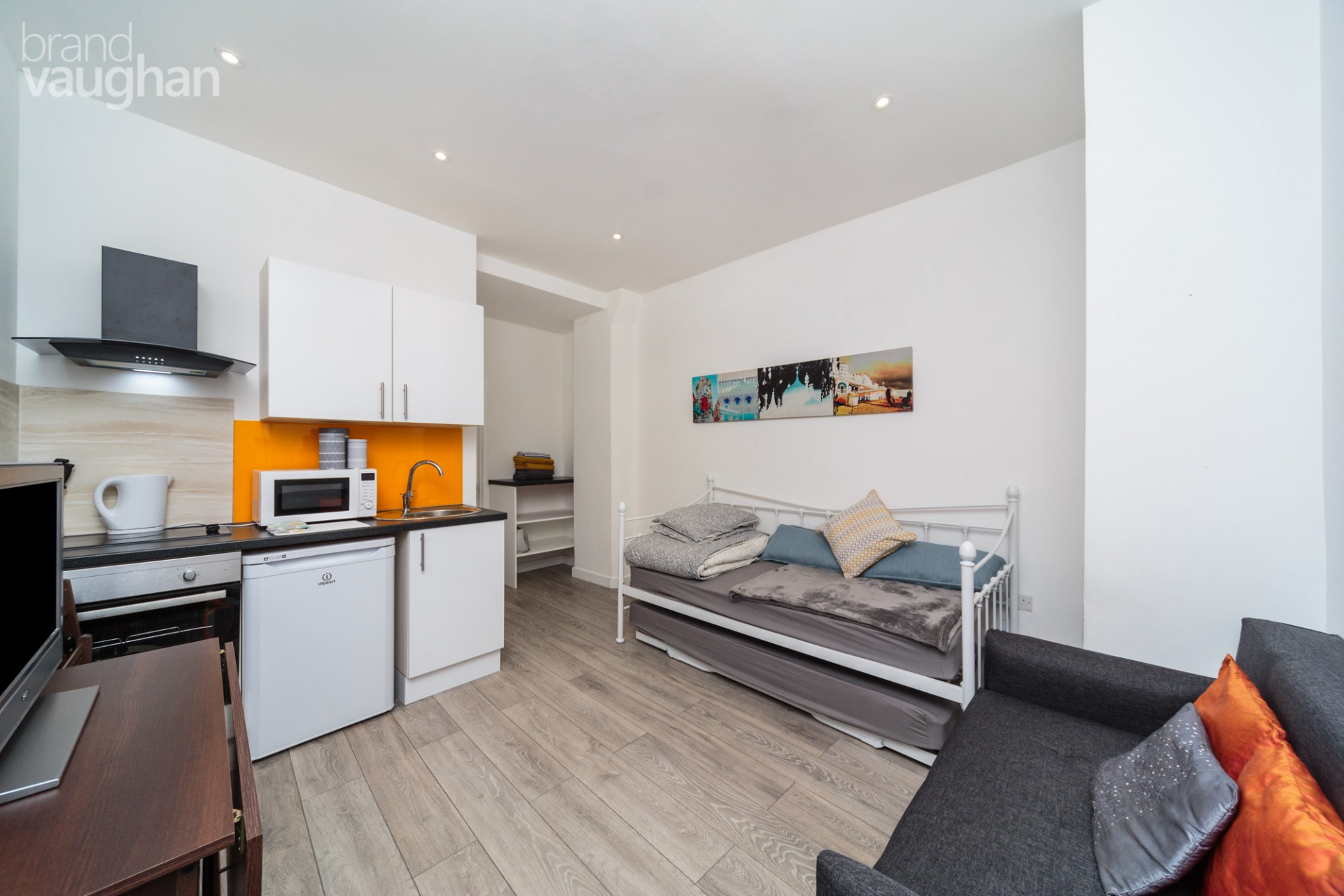 Student studio flat to rent on St James Street, Brighton, BN2 1PJ | StuRents