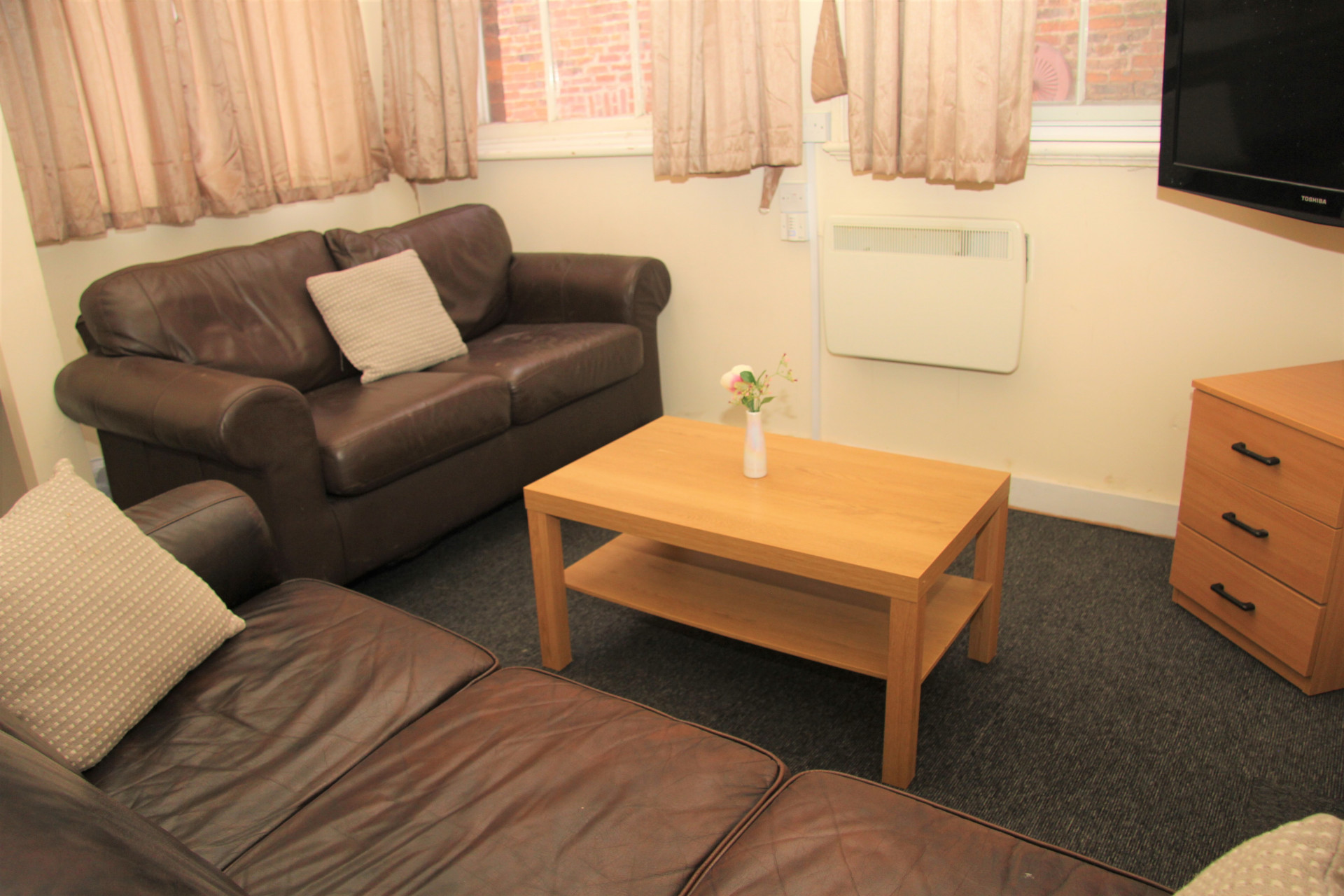 House One - Ensuites student 4 bed flat to rent on High Street, Hull ...