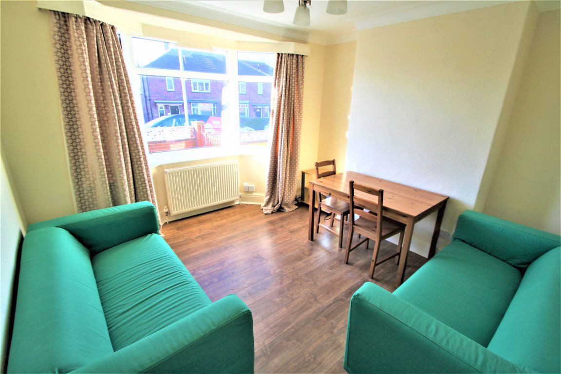 3 bed student house to rent on Eden Drive (3 Bed), Leeds, LS4 2TN ...