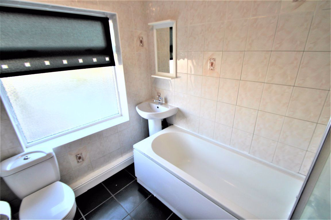 3 bed student house to rent on Eden Drive (3 Bed), Leeds, LS4 2TN ...