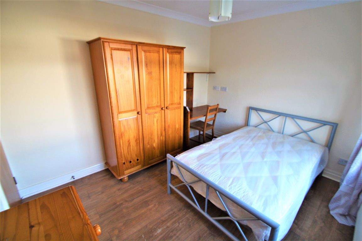 3 bed student house to rent on Eden Drive (3 Bed), Leeds, LS4 2TN ...