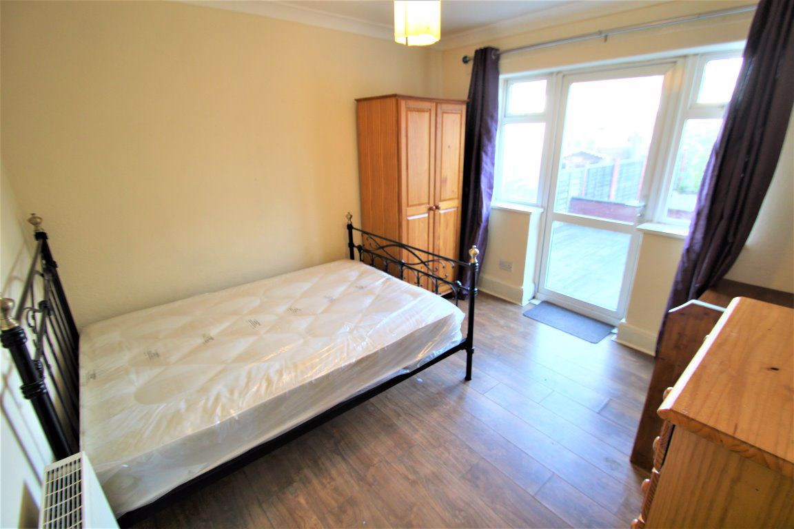 3 bed student house to rent on Eden Drive (3 Bed), Leeds, LS4 2TN ...