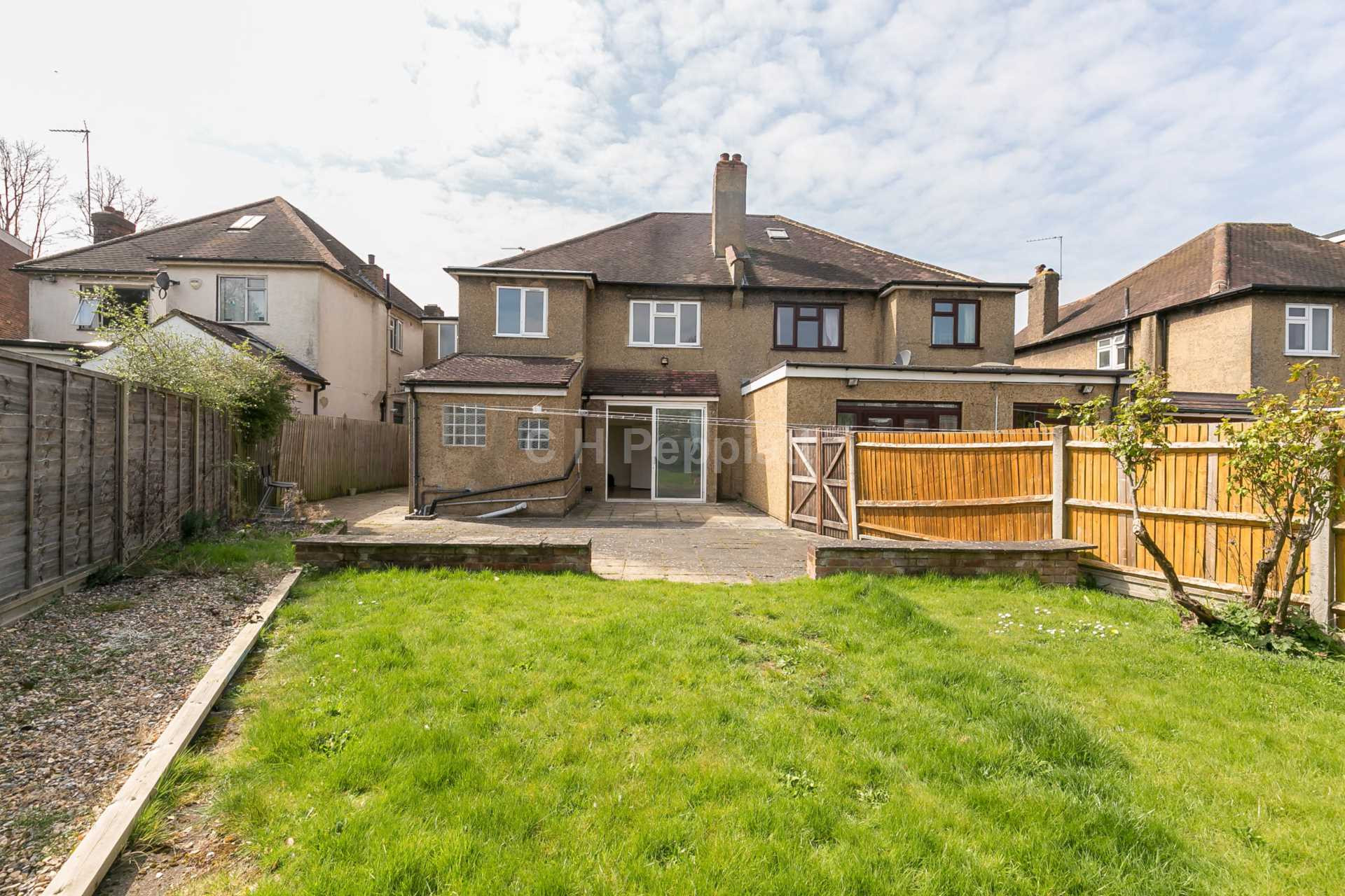 4 bed student house to rent on Alexandra Grove, London, N12 8NU | StuRents