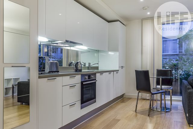 Student studio flat to rent on Cardinal Building, London, UB3 4FD ...