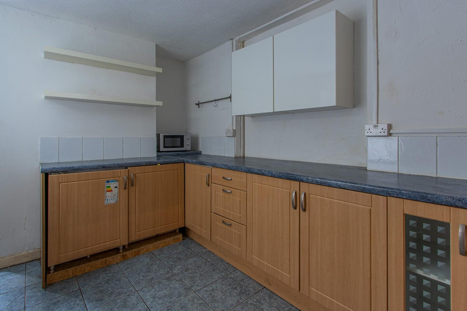 4 bed student house to rent on Adamsdown Square, Cardiff, CF24 0EZ ...