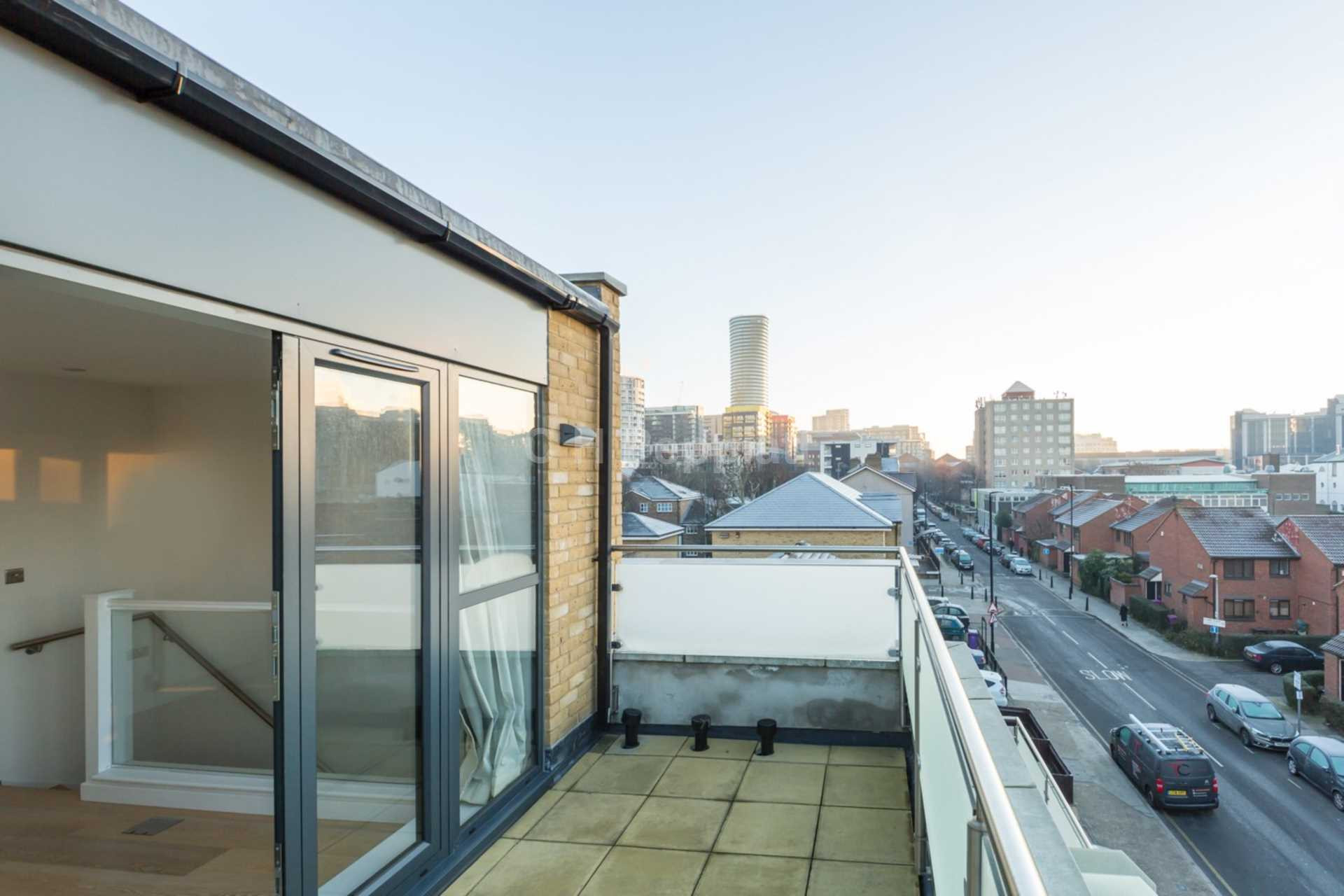 Student studio flat to rent on Tiller Road, London, E14 8PY | StuRents