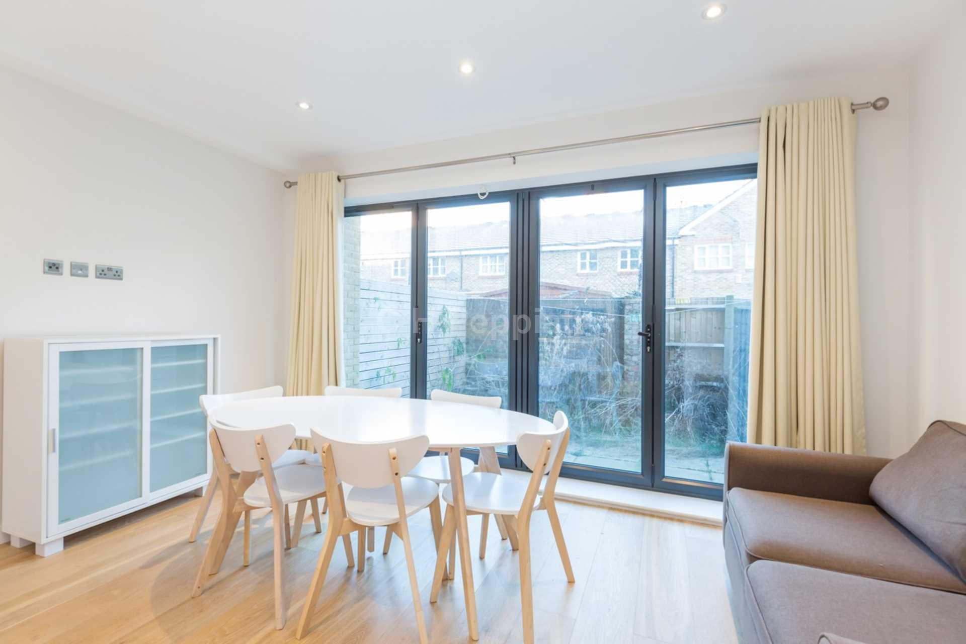 Student studio flat to rent on Tiller Road, London, E14 8PY | StuRents