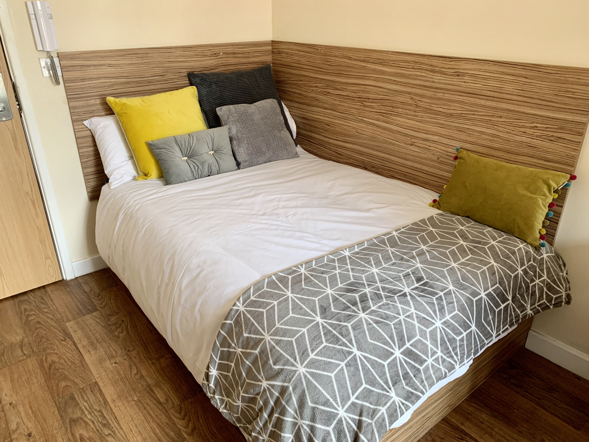 Premier En-Suite student 1 bed flat to rent on George Street, Chester ...