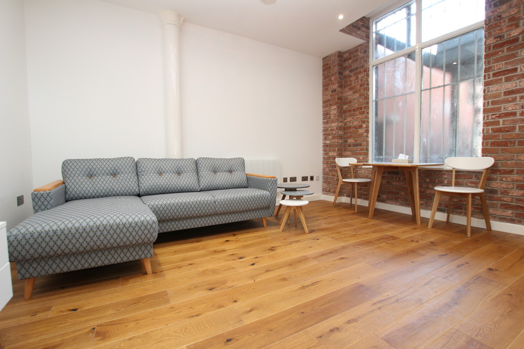 2 bed student house to rent on Hounds Gate Court, Nottingham, NG1 7AB ...