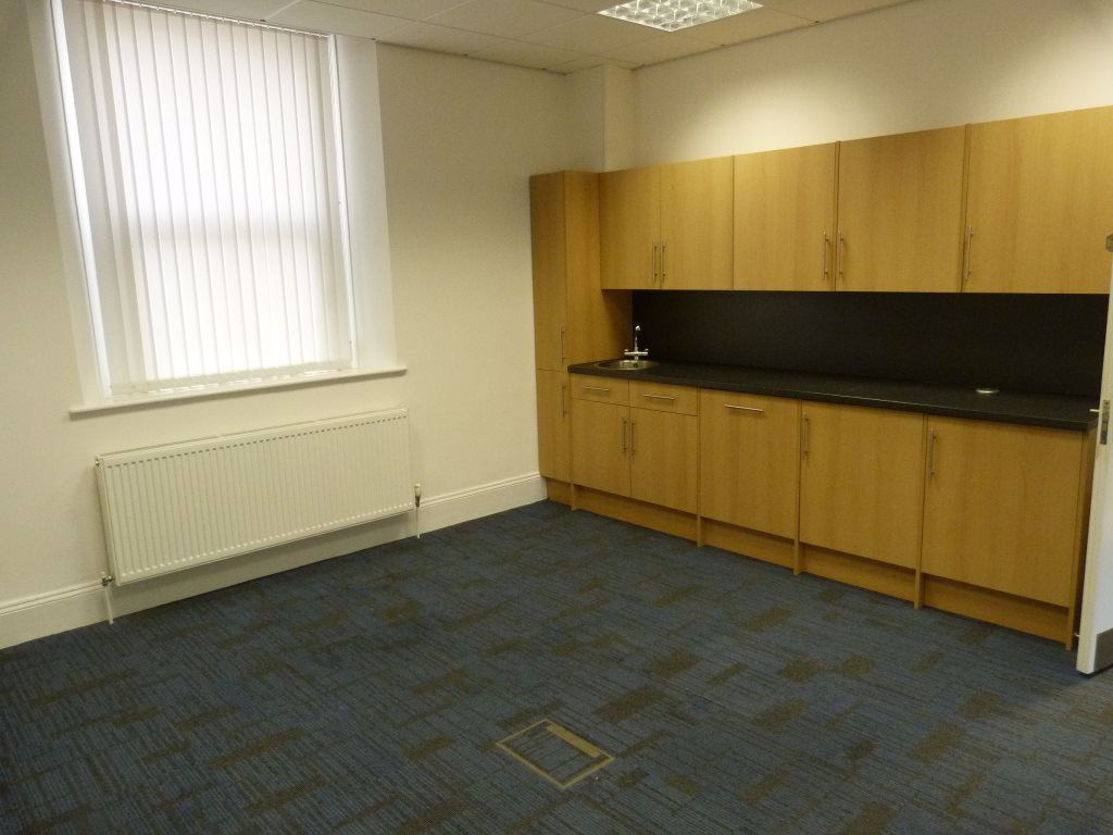 Student studio flat to rent on Windsor Place, Cardiff, CF10 3BY | StuRents