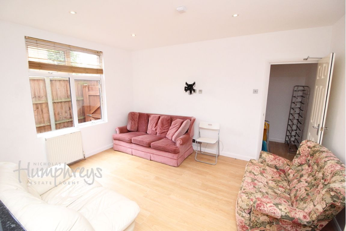 Student studio flat to rent on Northumberland Avenue Room, Reading, RG2 ...