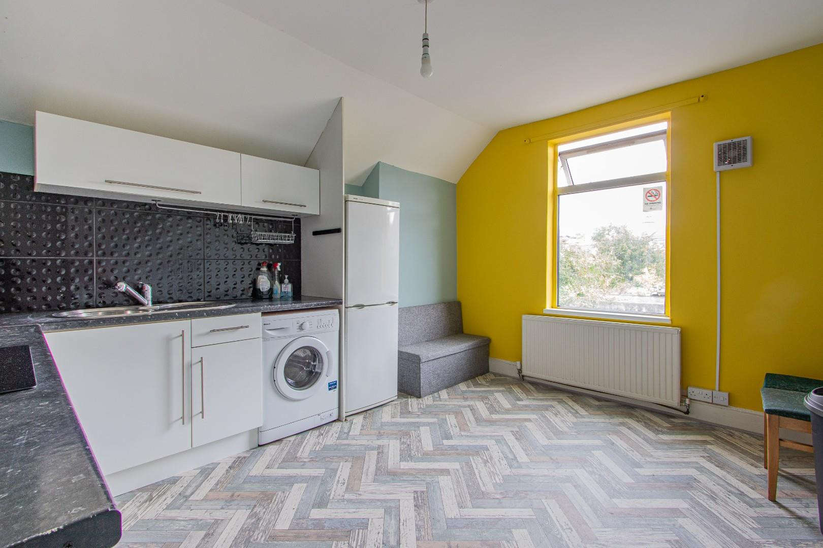4 bed student house to rent on City Road, Cardiff, CF24 3JF | StuRents