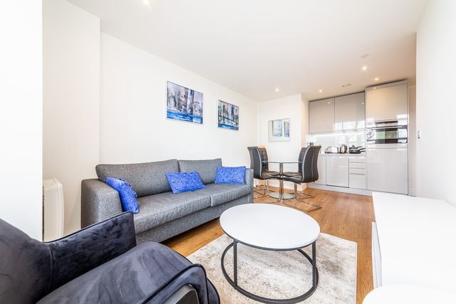 Student studio flat to rent on Loam House, Romford, RM7 9DH | StuRents