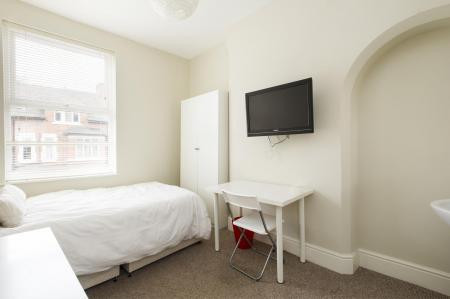 5 bed student house to rent on HOPE DRIVE, Nottingham, NG7 1DL | StuRents