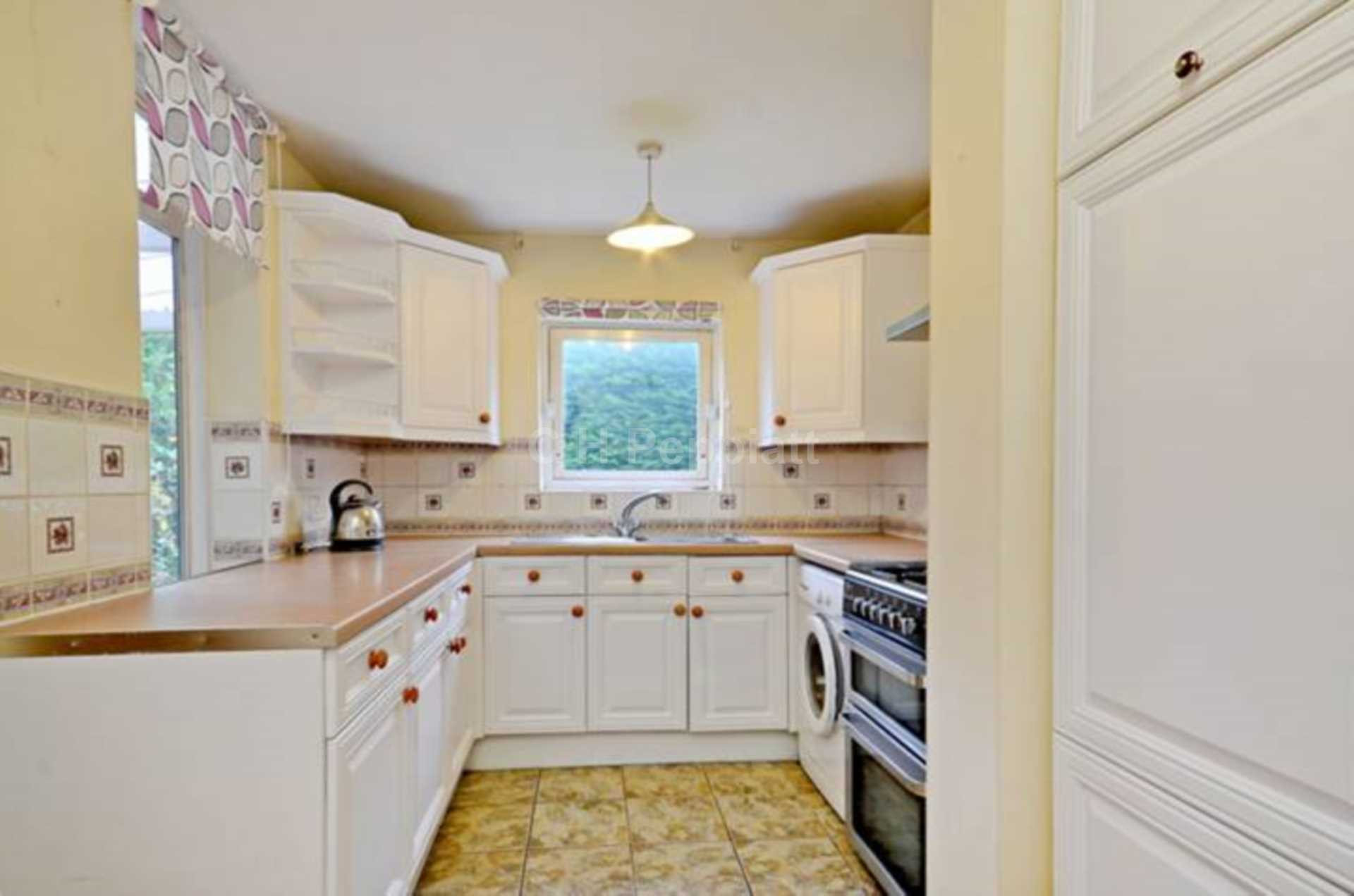 4 bed student house to rent on Dunbar Road, London, N22 5BG | StuRents