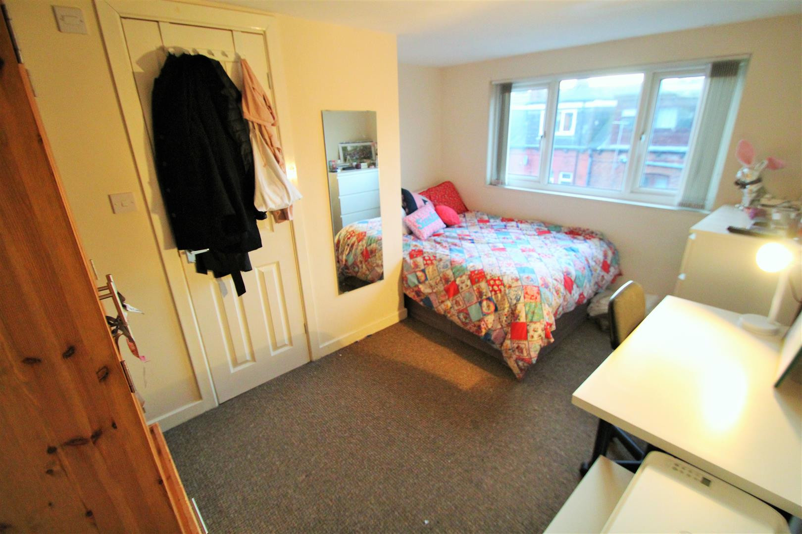 4 bed student house to rent on Welton Place, Leeds, LS6 1EW | StuRents