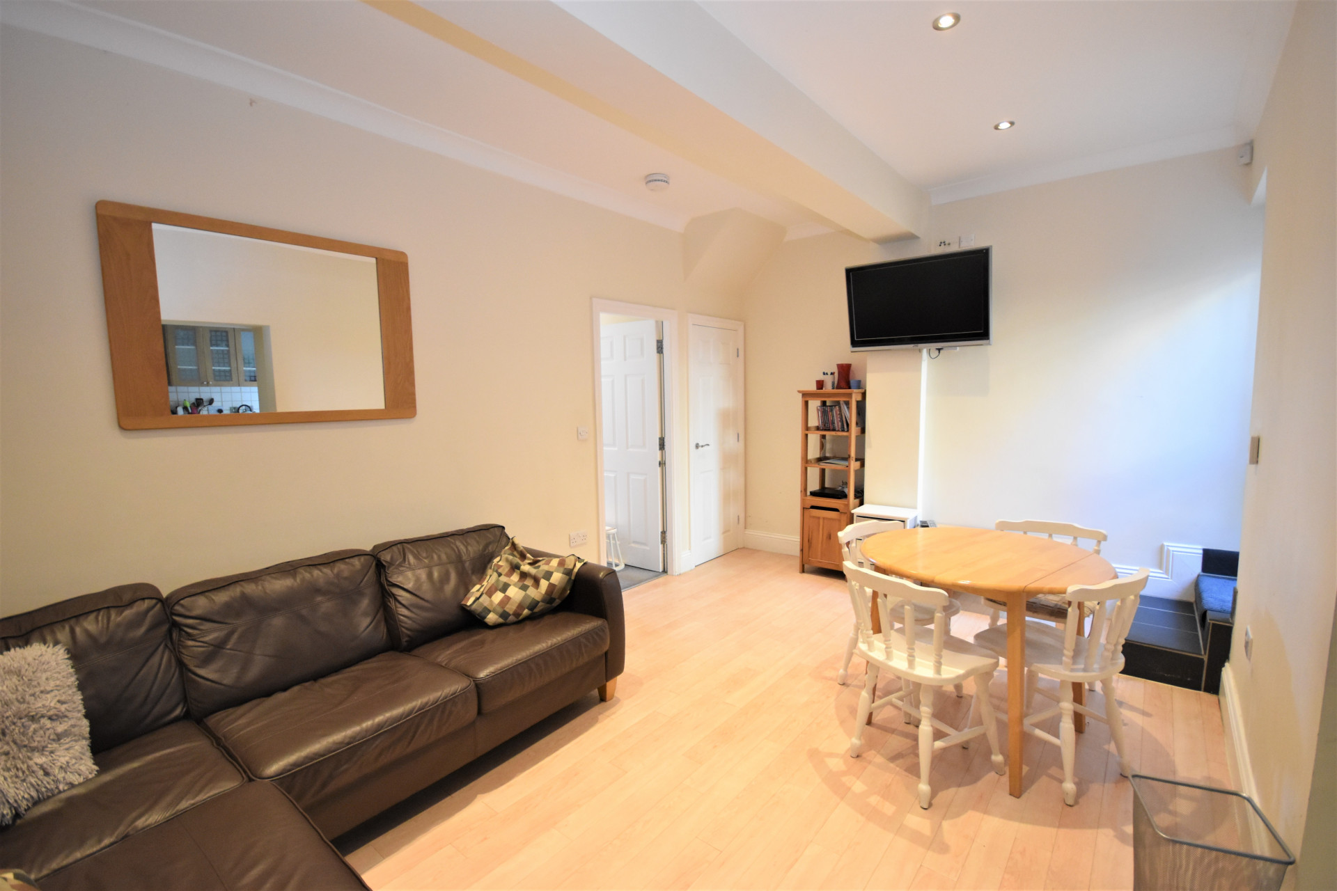 4 bed student house to rent on Tenter Terrace, Durham, DH1 4RD | StuRents