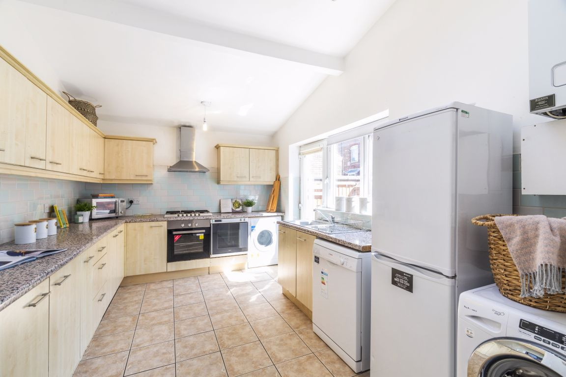 7 bed student house to rent on Denmark Road, Manchester, M15 6FG | StuRents